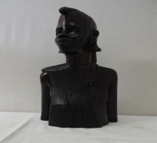 Busto uomo indigeno in legno